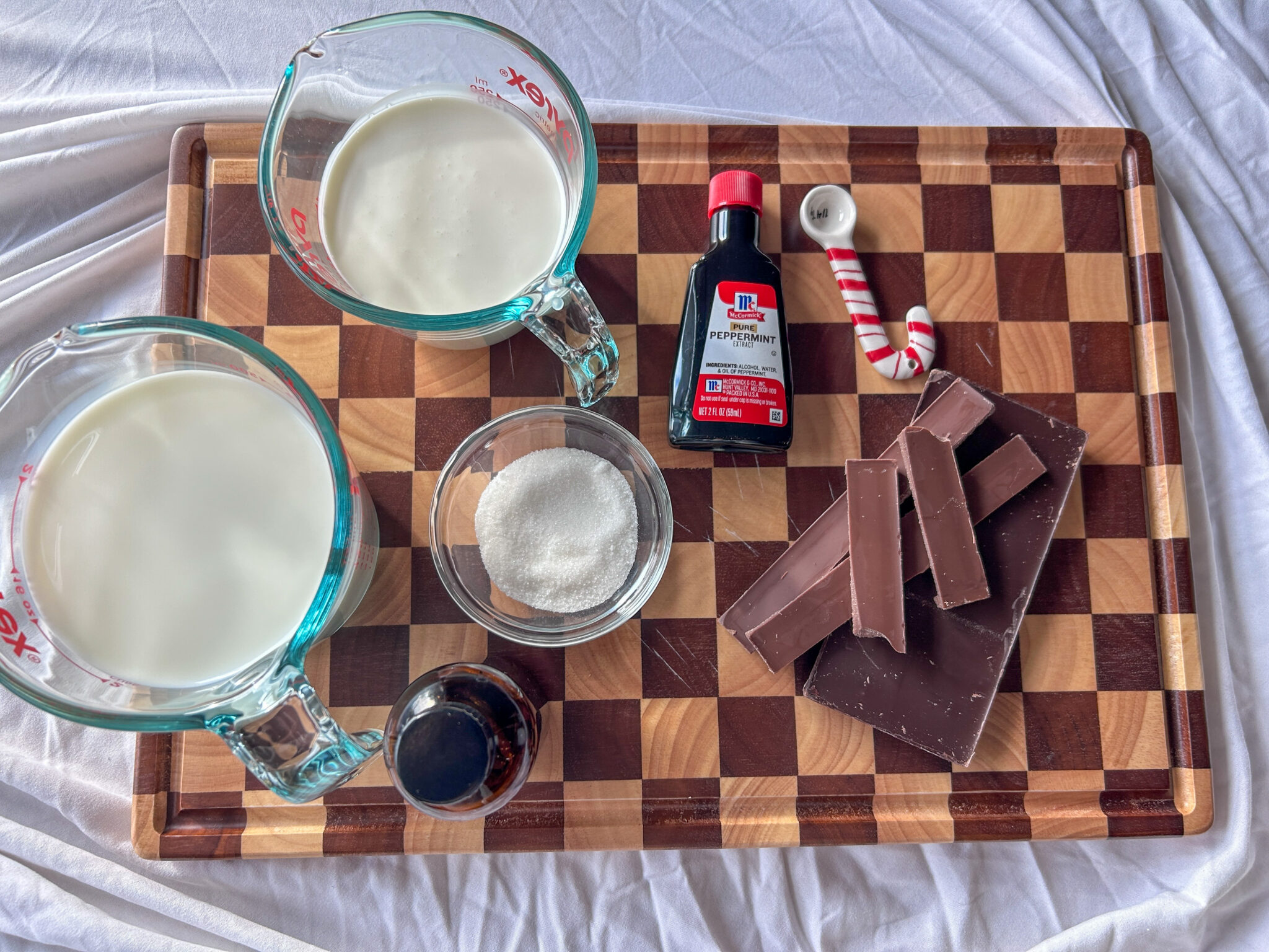 Homemade Peppermint Hot Chocolate (Rich, Creamy, Stovetop Recipe) - The ...